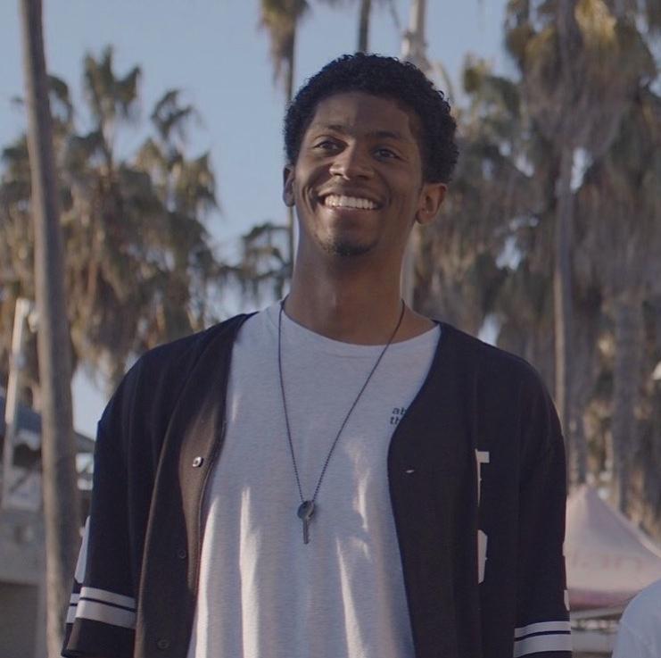 Chaz Smith x #BlackoutHomelessness – The Giving Keys